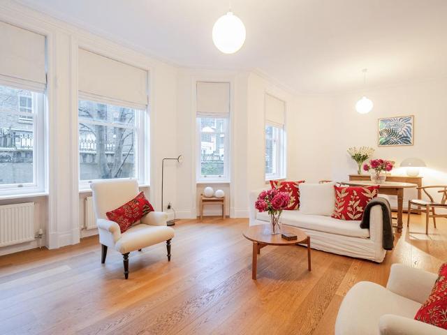 3 bedroom flat for sale