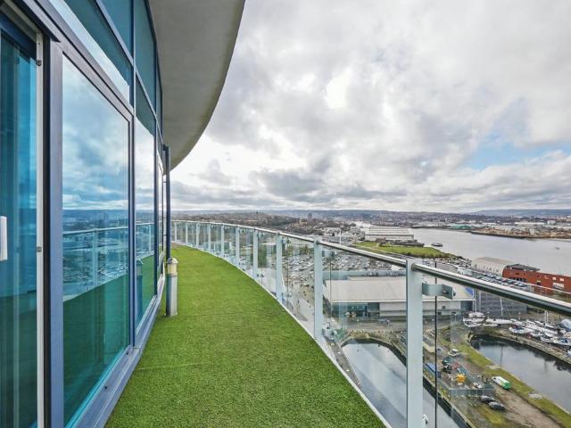 3 bedroom flat for sale