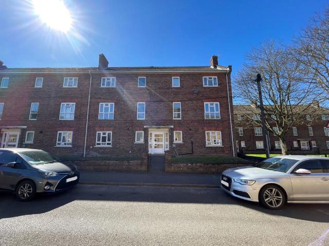 3 bedroom flat for sale