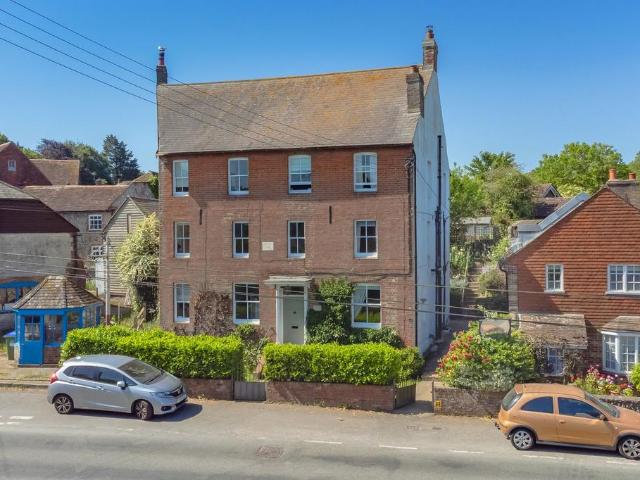 3 bedroom flat for sale