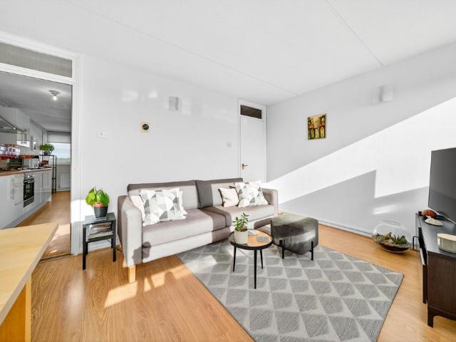 3 bedroom flat for sale