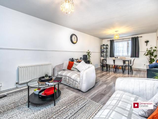 3 bedroom flat for sale