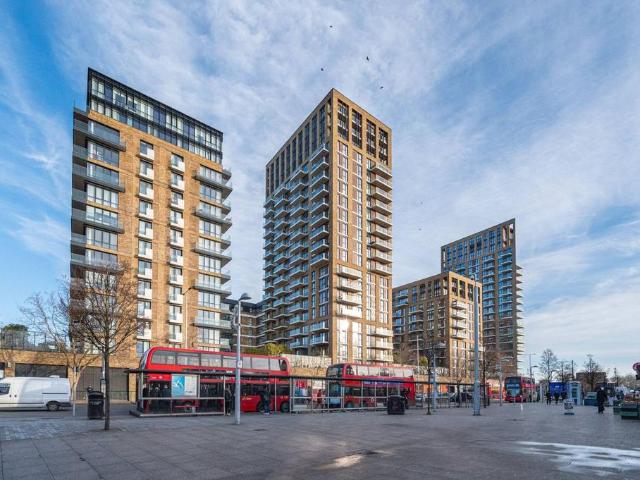 3 bedroom flat for sale