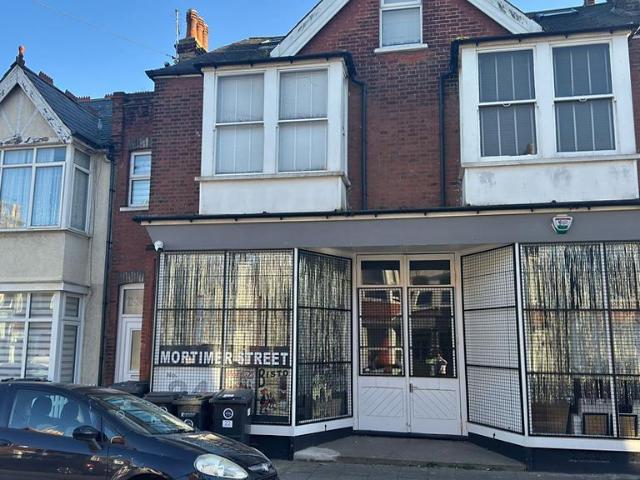3 bedroom flat for sale
