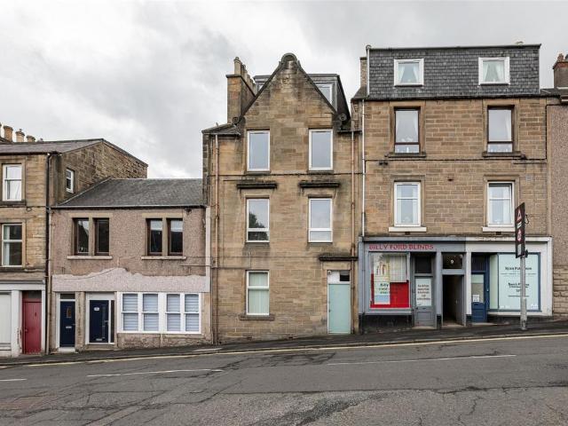3 bedroom flat for sale