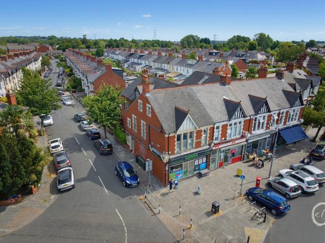 3 bedroom flat for sale