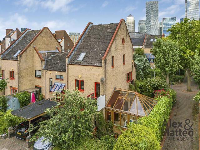 3 bedroom flat for sale