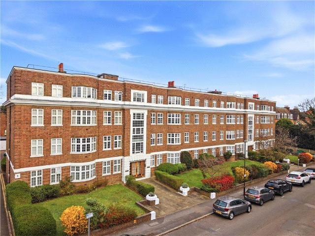 3 bedroom flat for sale