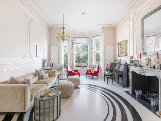 3 bedroom flat for sale