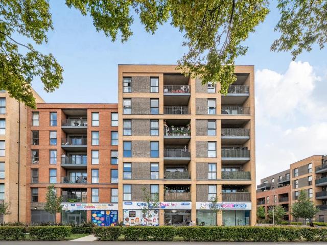 3 bedroom flat for sale