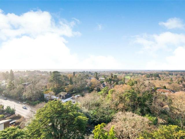 3 bedroom flat for sale