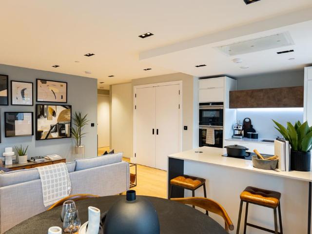 3 bedroom flat for sale