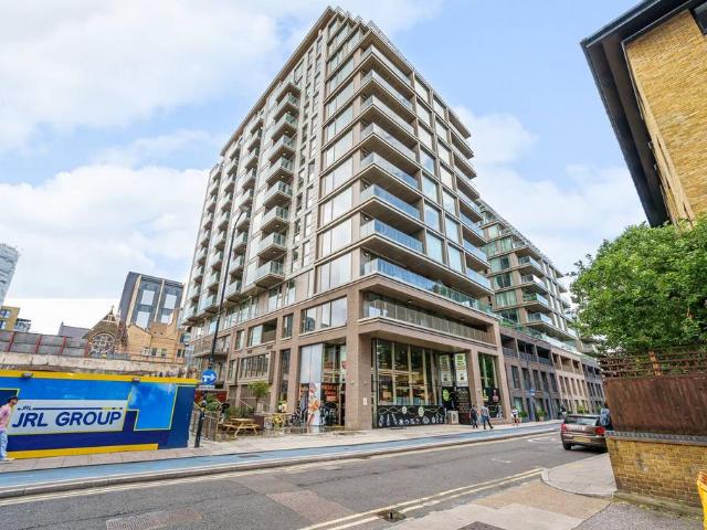 3 bedroom flat for sale