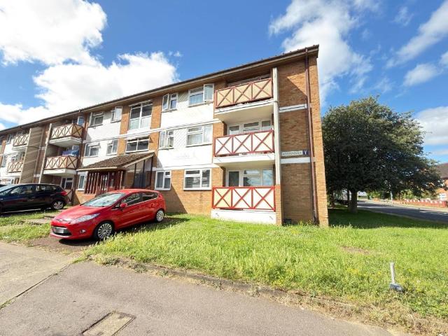 3 bedroom flat for sale