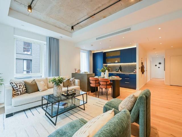 3 bedroom flat for sale