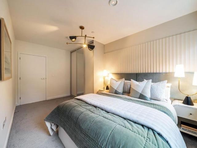 3 bedroom flat for sale