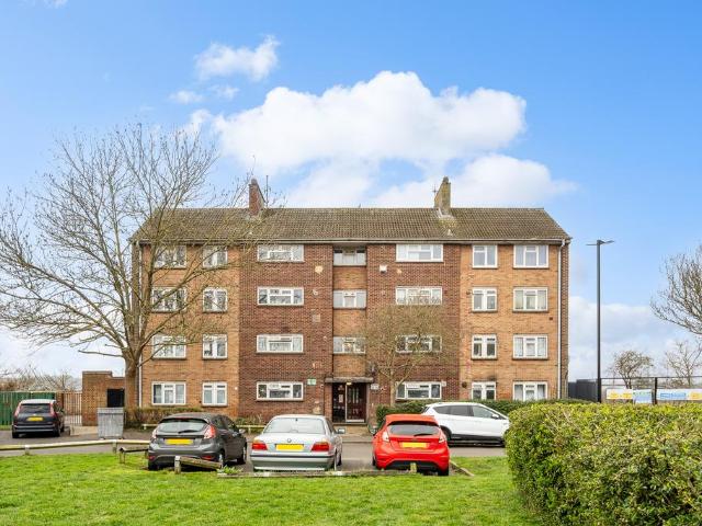3 bedroom flat for sale