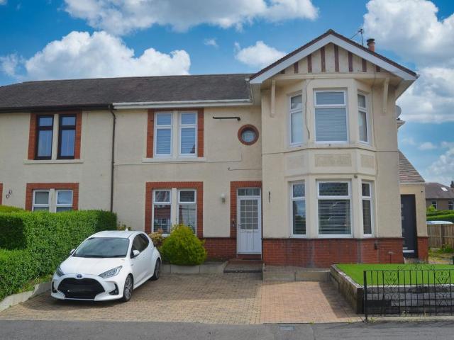 3 bedroom flat for sale