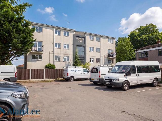 3 bedroom flat for sale