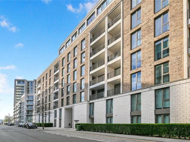 3 bedroom flat for sale
