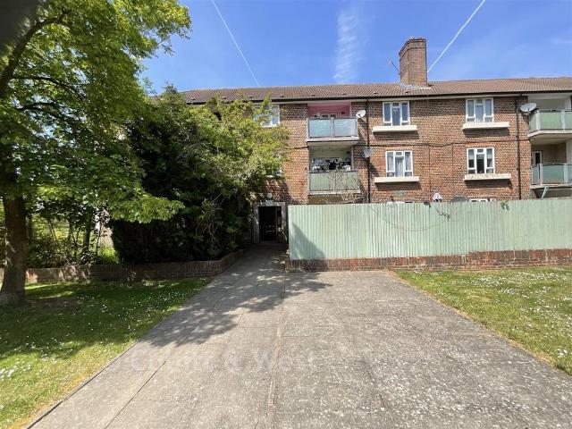 3 bedroom flat for sale