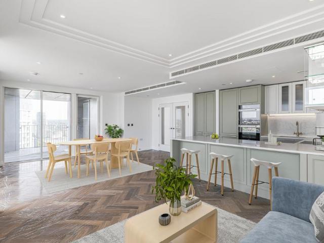 3 bedroom flat for sale