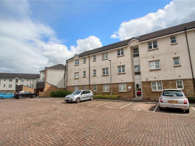 3 bedroom flat for sale
