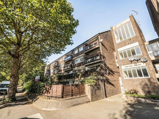 3 bedroom flat for sale