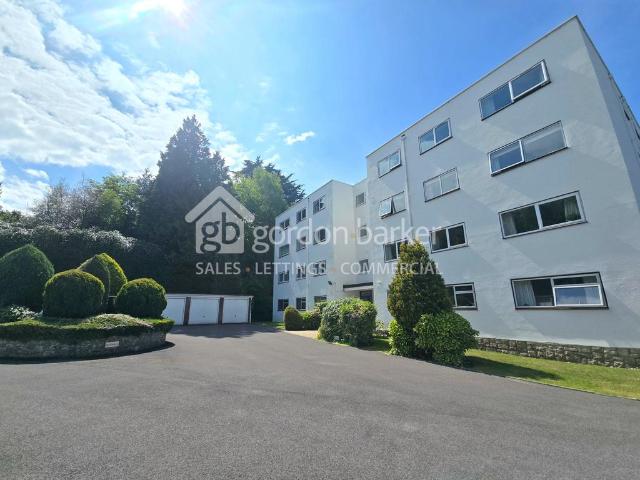 3 bedroom flat for sale