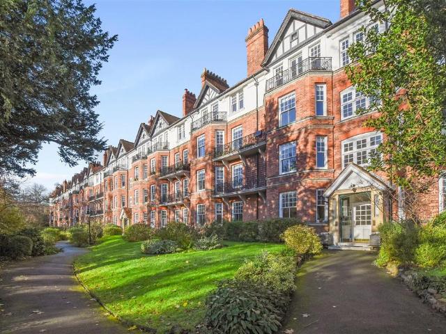 3 bedroom flat for sale