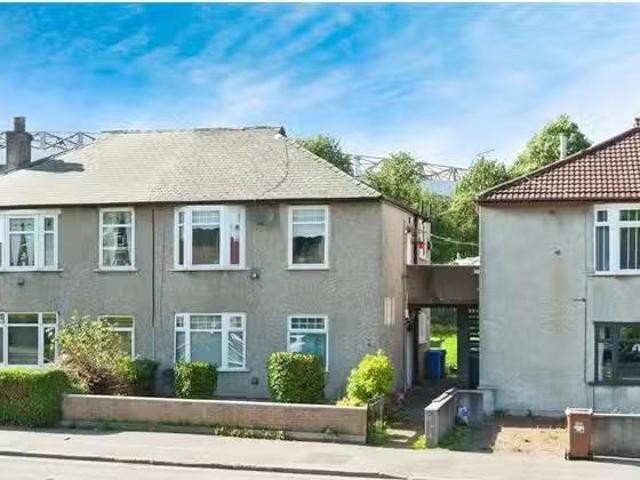 3 bedroom flat for sale, 932 Aikenhead Road, King's Park, Glas.
