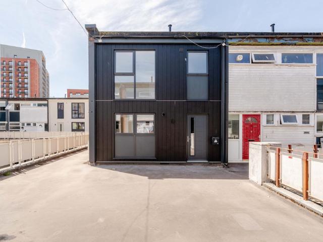 3 bedroom flat for sale