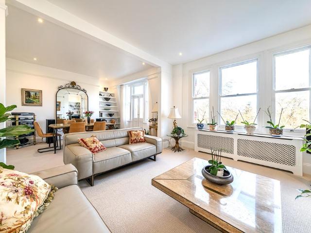 3 bedroom flat for sale