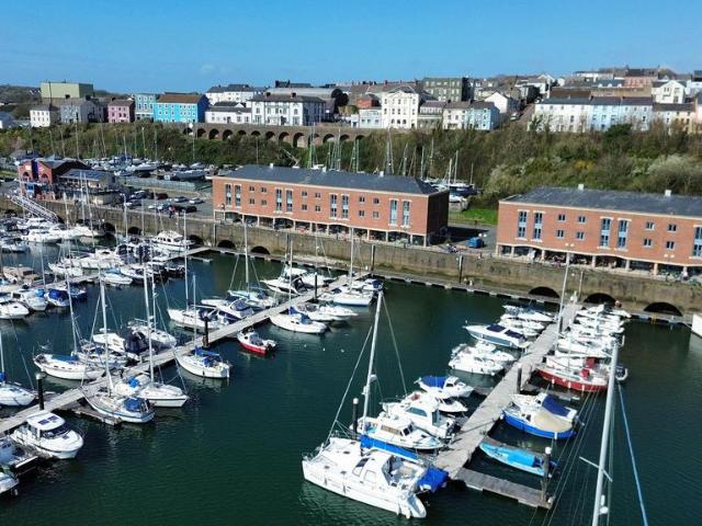 3 bedroom flat for sale