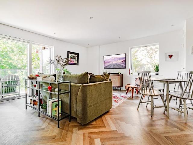 3 bedroom flat for sale