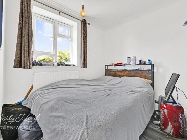3 bedroom flat for sale