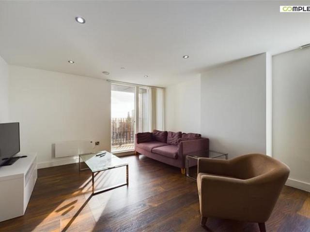 3 bedroom flat for sale