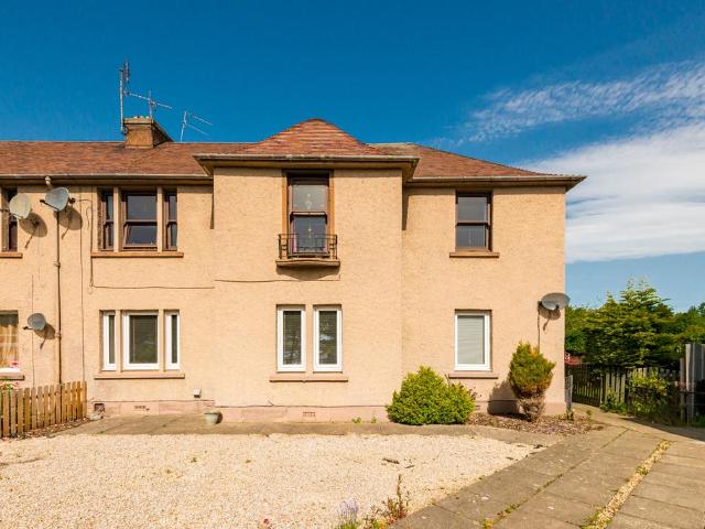 3 bedroom flat for sale