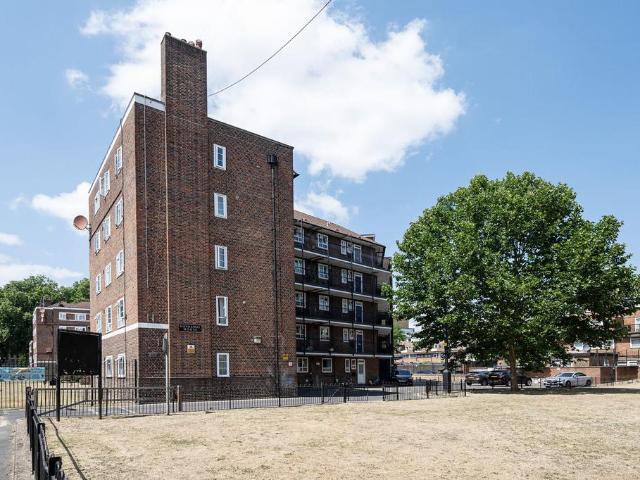 3 bedroom flat for sale