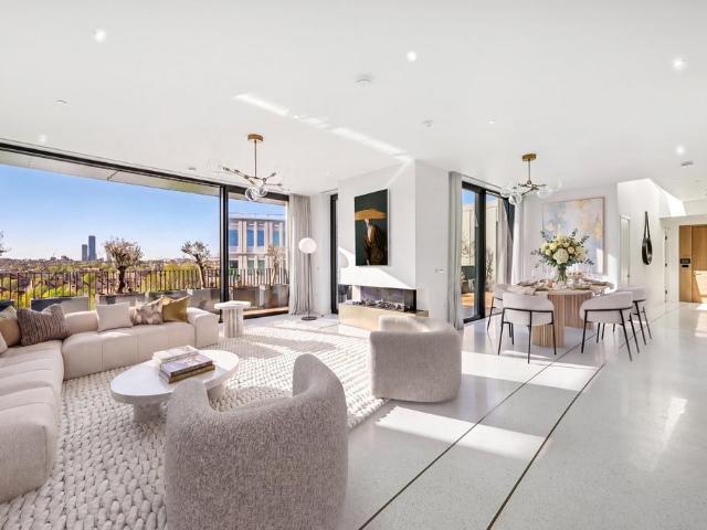 3 bedroom flat for sale
