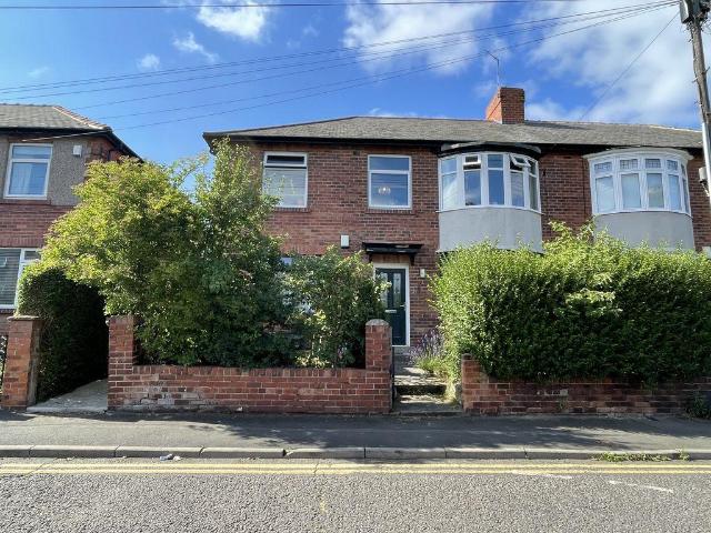 3 bedroom flat for sale