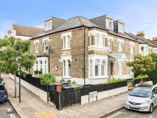 3 bedroom flat for sale