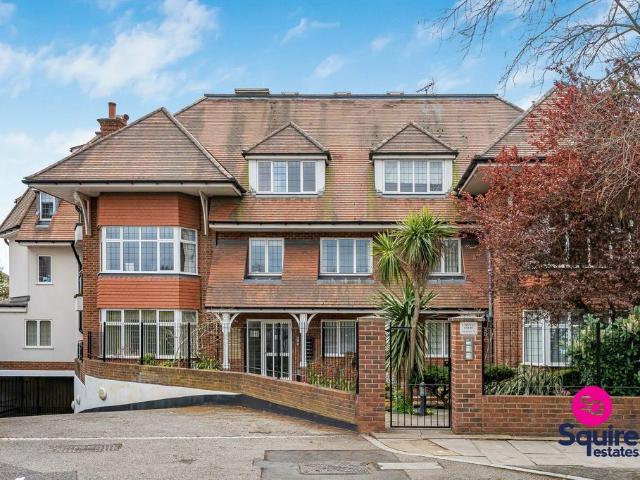 3 bedroom flat for sale
