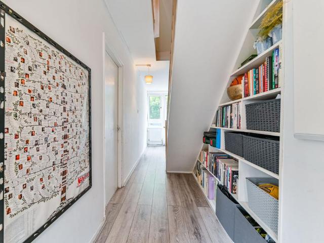 3 bedroom flat for sale