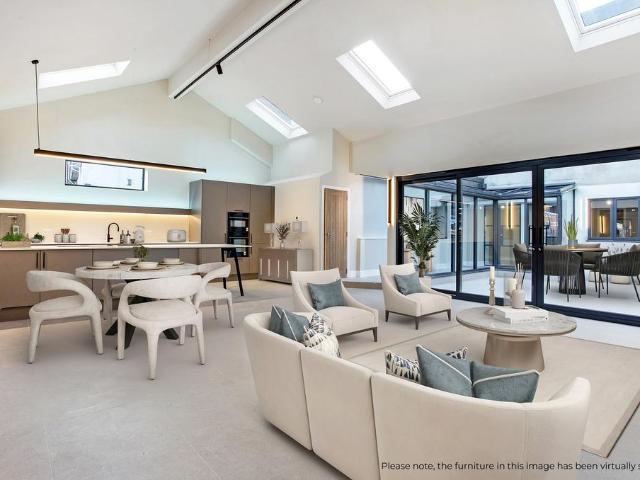 3 bedroom flat for sale