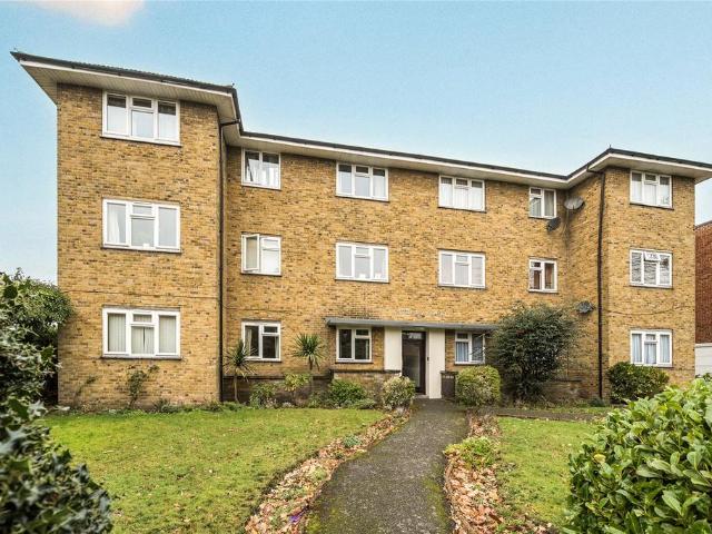 3 bedroom flat for sale