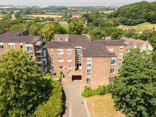 3 bedroom flat for sale