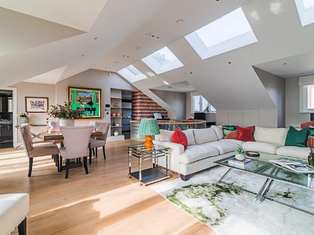 3 bedroom flat for sale