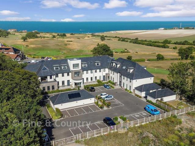 3 bedroom flat for sale