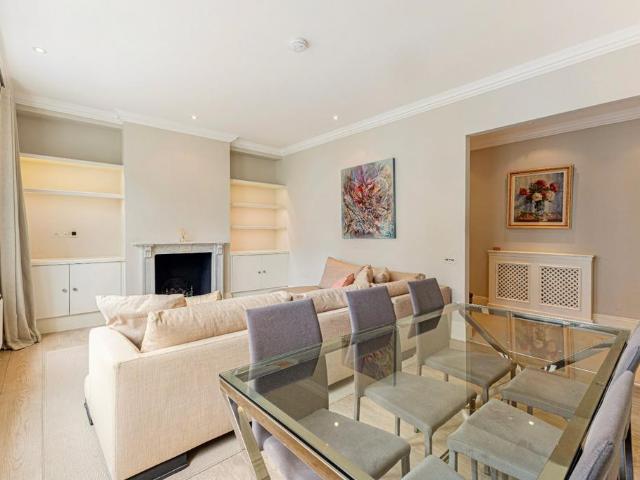 3 bedroom flat for sale